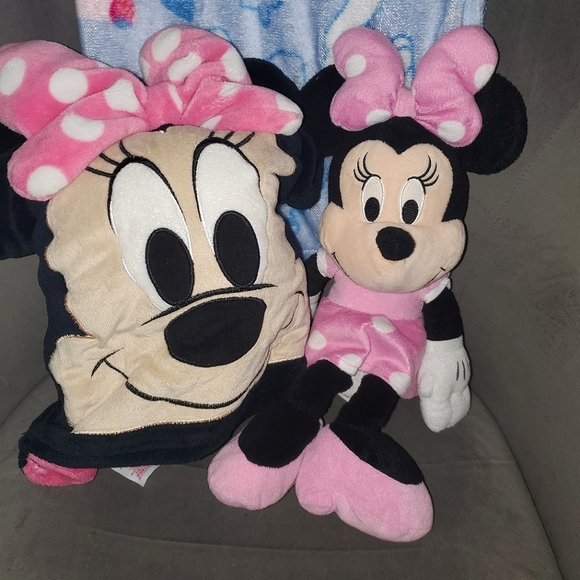 Disney | Toys | Disney Minnie Mouse Sleep Cuddle Bundle | Poshmark